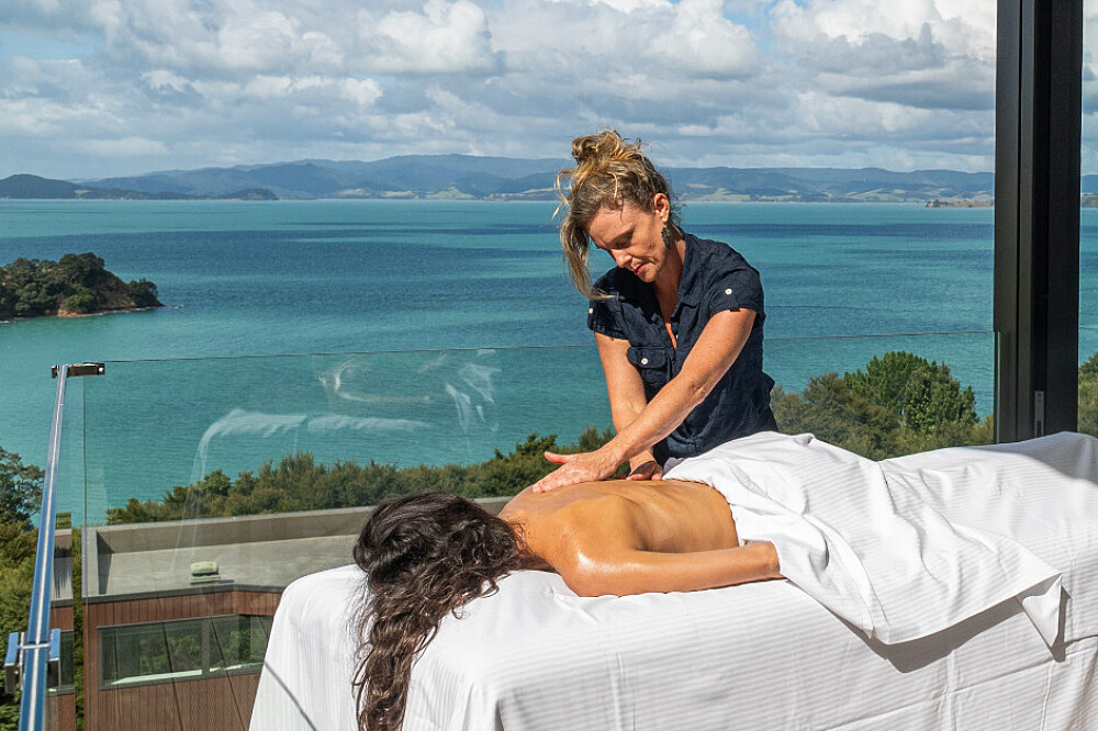 3 Day Omana Luxe Escape - Bespoke Couples Retreat, New Zealand • BookRetreats.com