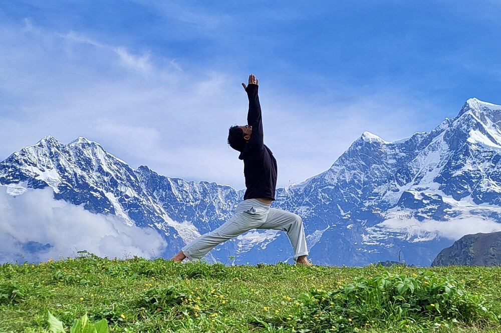 9 Day Himalayan Hiking Yoga Retreat in India • BookRetreats.com